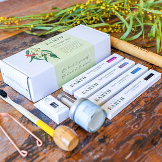 Eco-Friendly Laundry Set with Dryer Balls and Stainless Steel Pegs