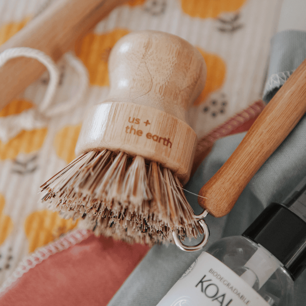 Bamboo scrubbing and diswashing pot brush